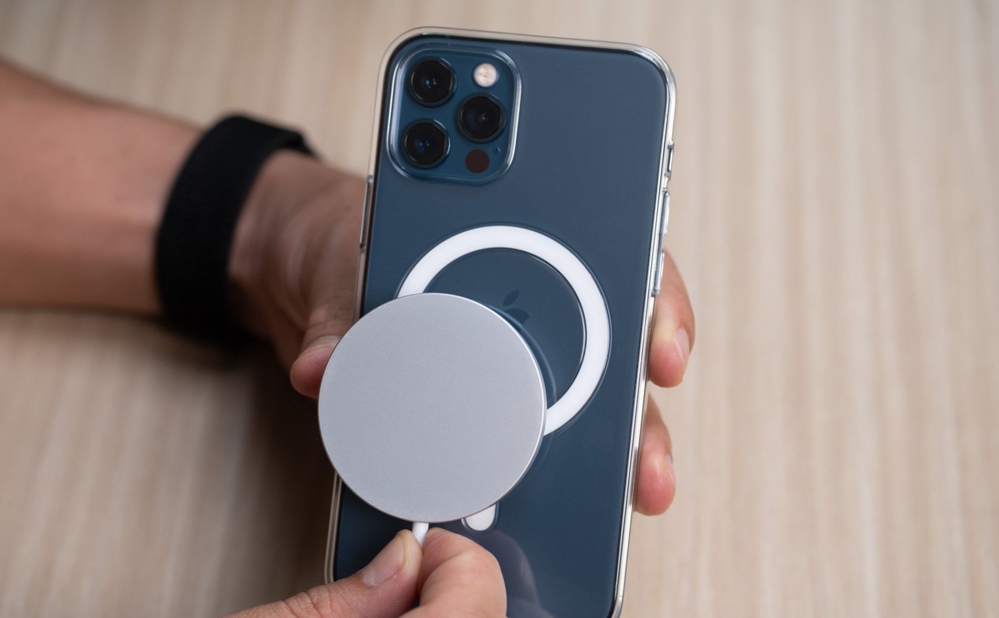 [REVIEW] sạc không dây Apple MagSafe và ốp lưng MagSafe